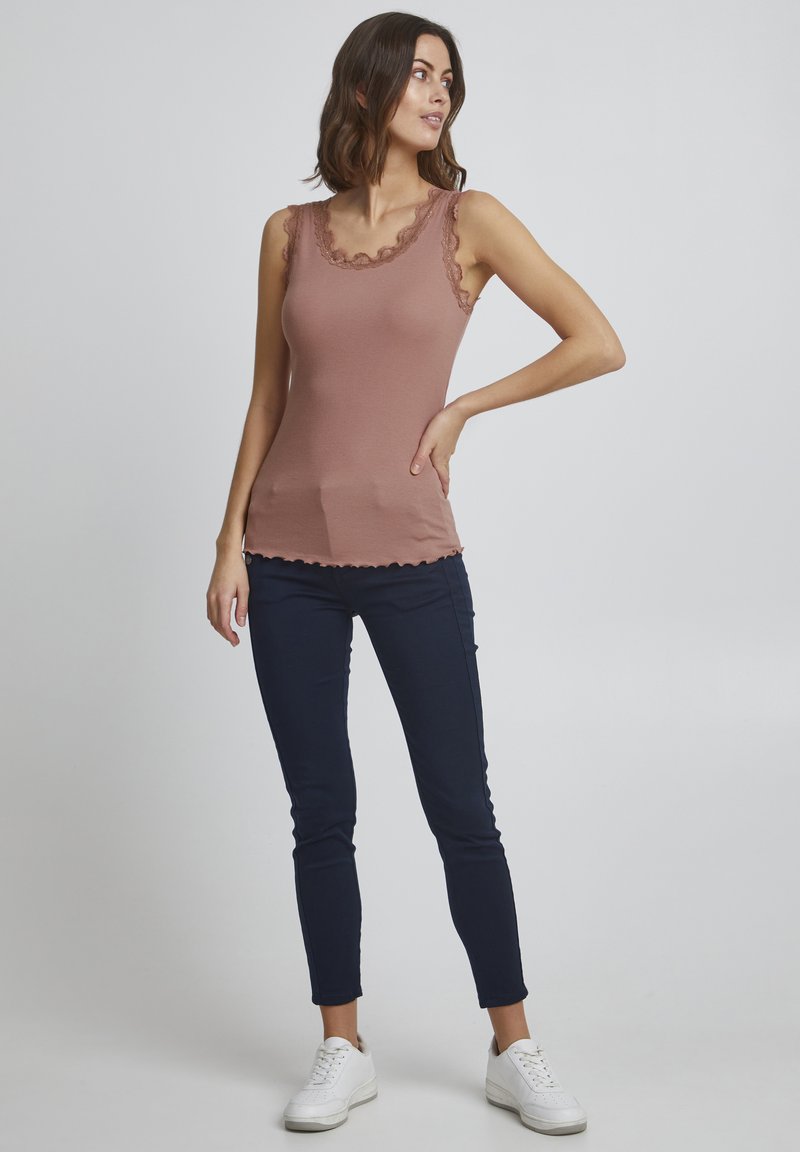 Fransa FRHIZAMOND - Top - ash rose/rojo - Zalando.es