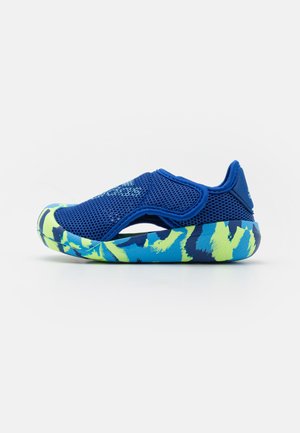 Puma EVOLVE UNISEX - Trekkingsandale - dark night/hero blue/weiß ...