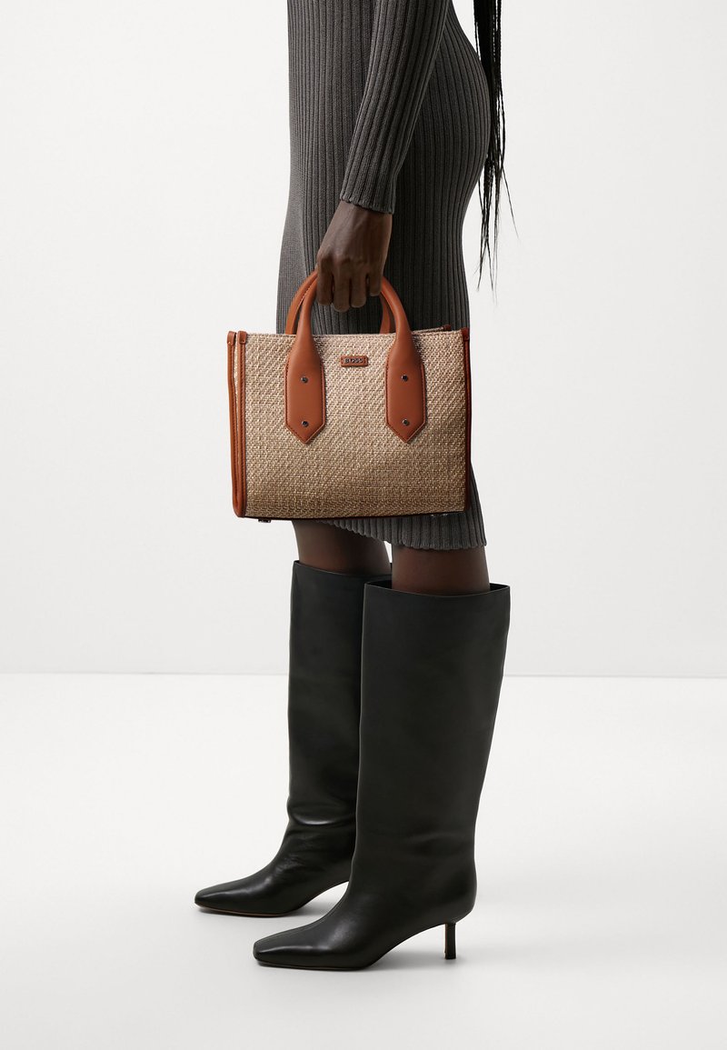 BOSS SANDY TOTE - Håndveske - gold/gullfarget - Zalando.no