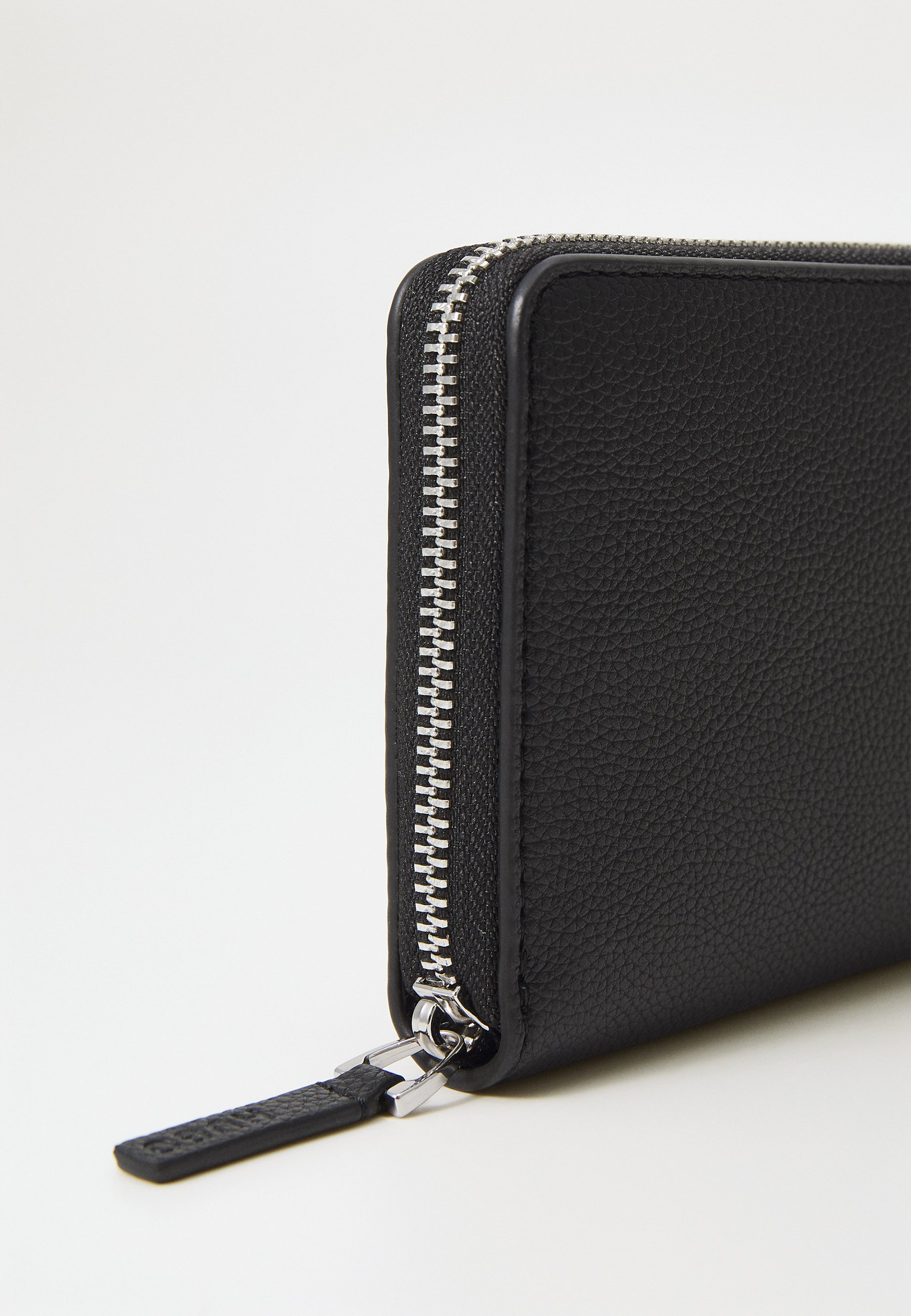 Hugo boss zip around wallet store
