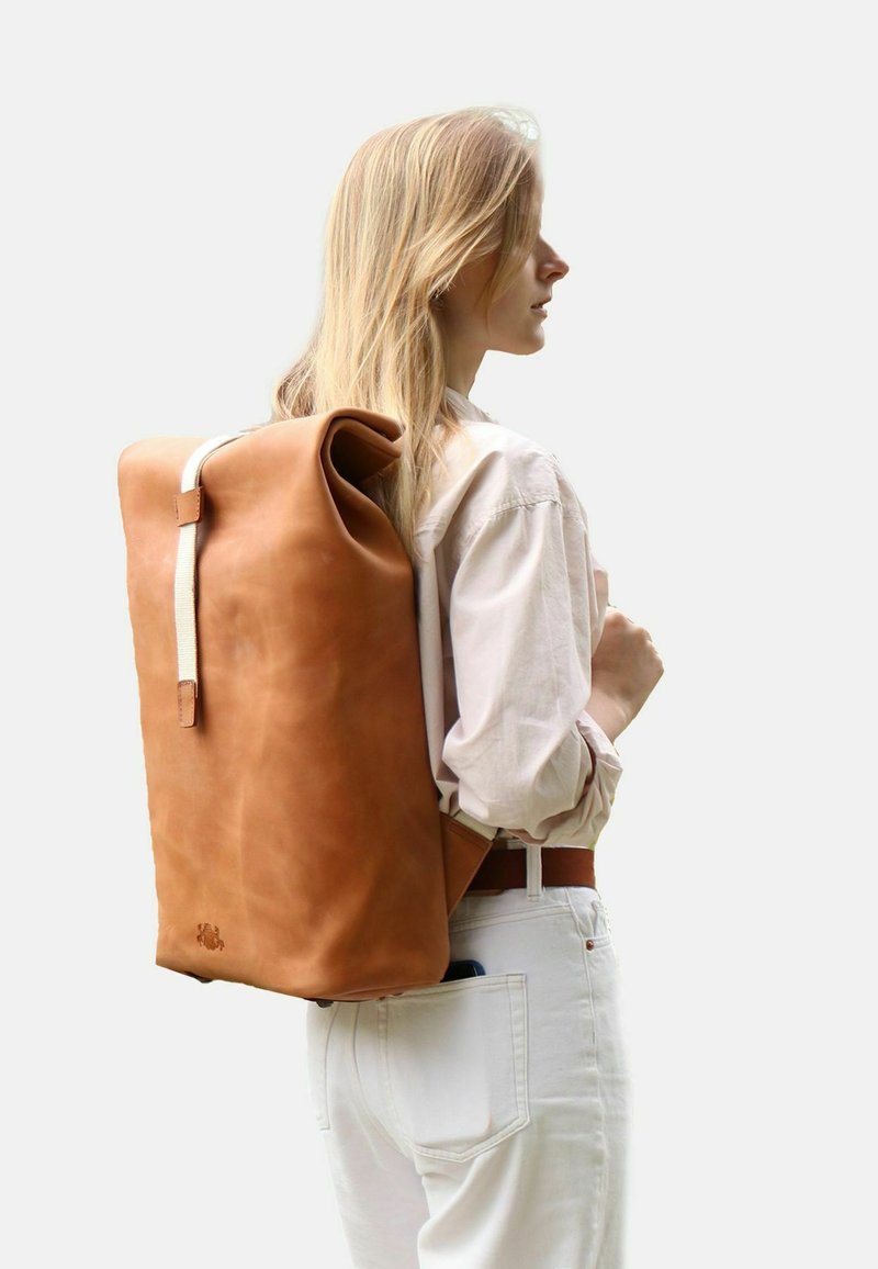 SID & VAIN ROLL TOP 15" BACKPACK DAMIAN - Sac à dos - hellbraun/marron ...