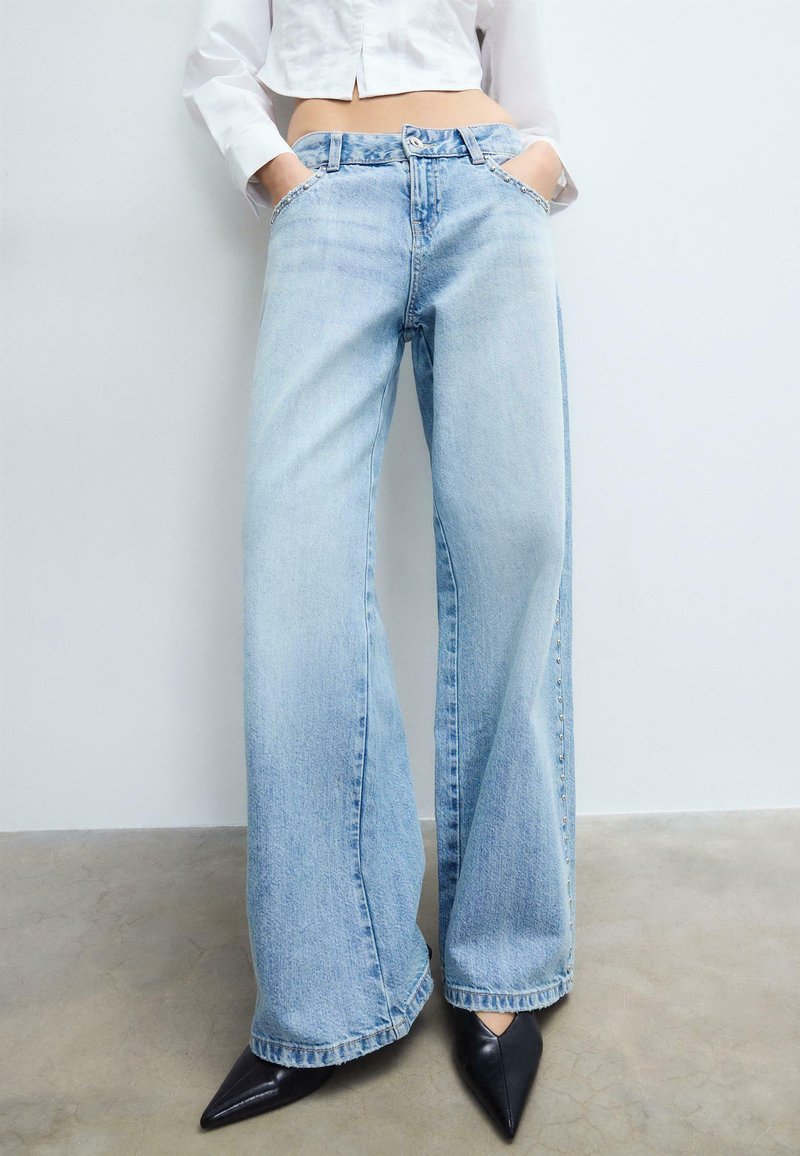 Stradivarius LOOSE STUDDED - Wide leg - mottled royal blue/royalmeleret ...