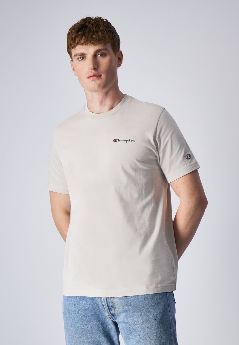 Champion CLASSIC CREWNECK SMALL LOGO ICONS - Camiseta básica - beige ...