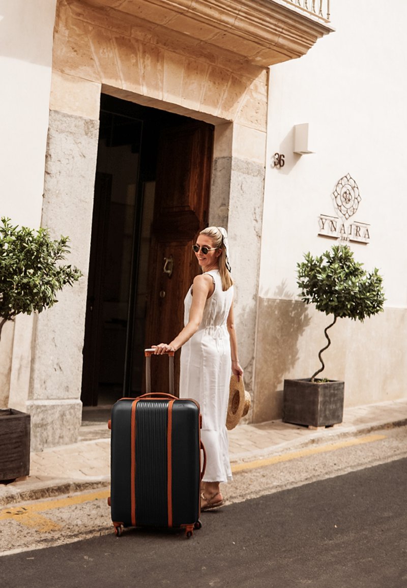 fergé 3 SET MILANO - Wheeled suitcase - schwarz/black - Zalando