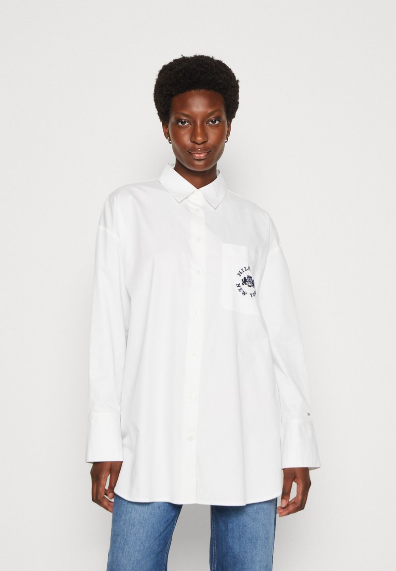 Tommy Hilfiger VARSITY LOOSE FIT SHIRT - Overhemdblouse - optic white ...