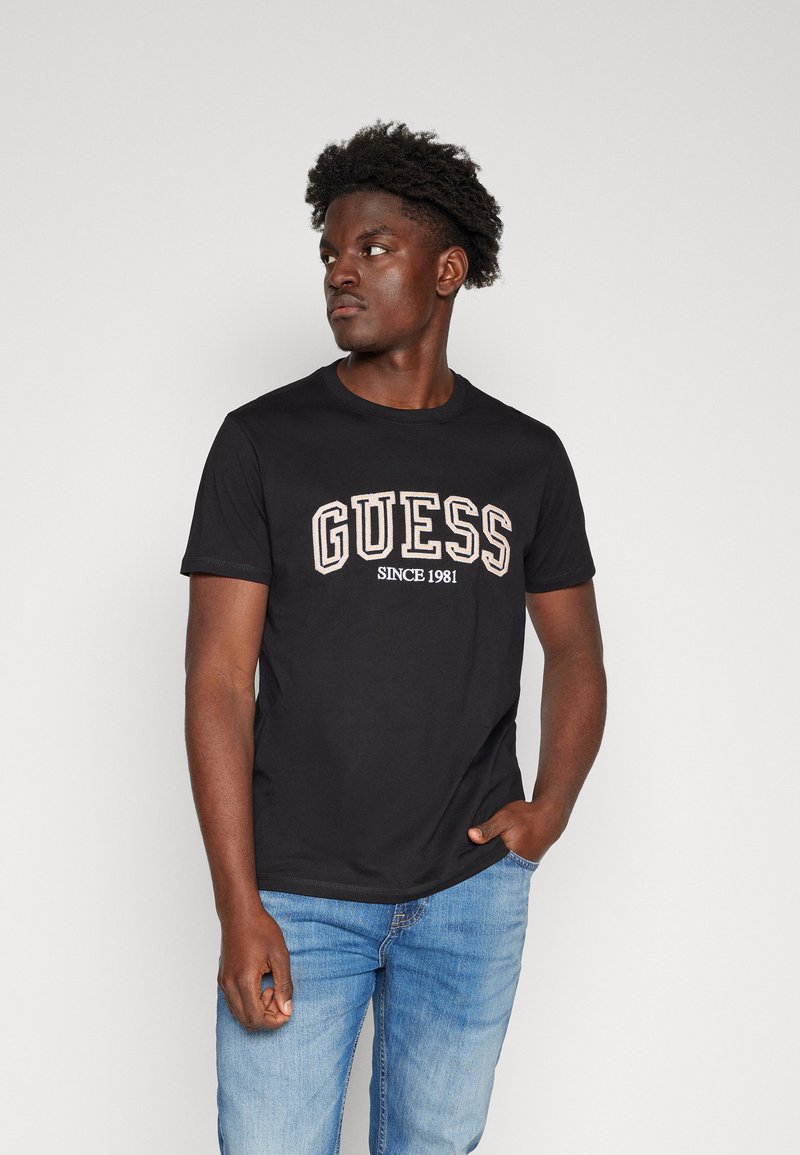 Guess COLLEGE - T-Shirt print - jet black/schwarz - Zalando.at