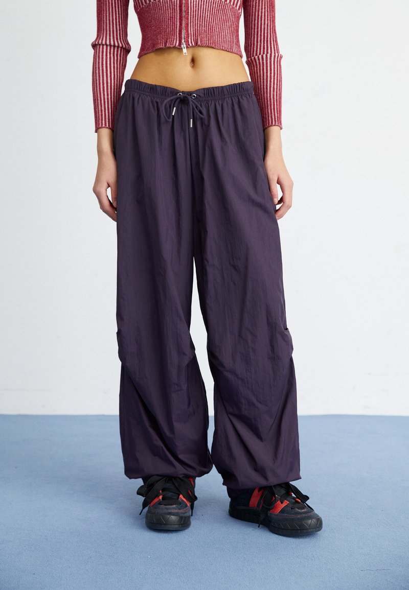 adidas Originals PREMIUM ESSENTIALS PARACHUTE PANTS - Tracksuit bottoms ...