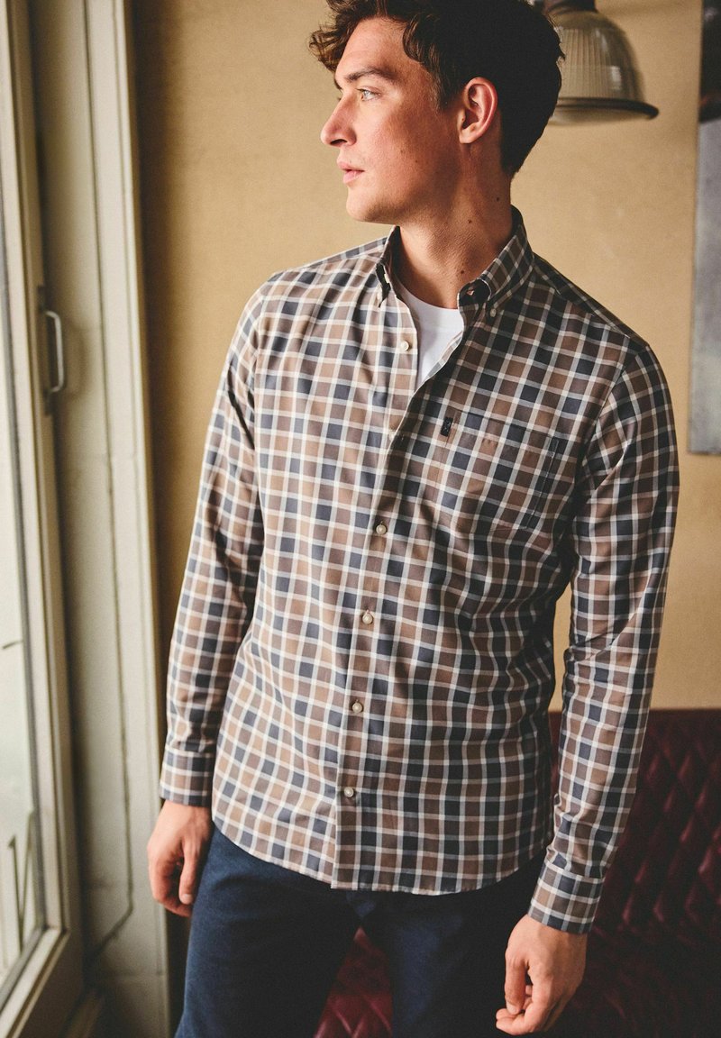 Next EASY BUTTON DOWN OXFORD REGULAR FIT - Skjorter - neutral brown ...