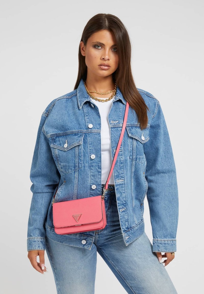 Guess NOELLE FLAP ORGANIZER - Across body bag - fuchsia/lilac - Zalando