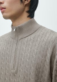 Massimo Dutti MOCK NECK ZIP-UP - Trui - khaki/kaki - Zalando.be