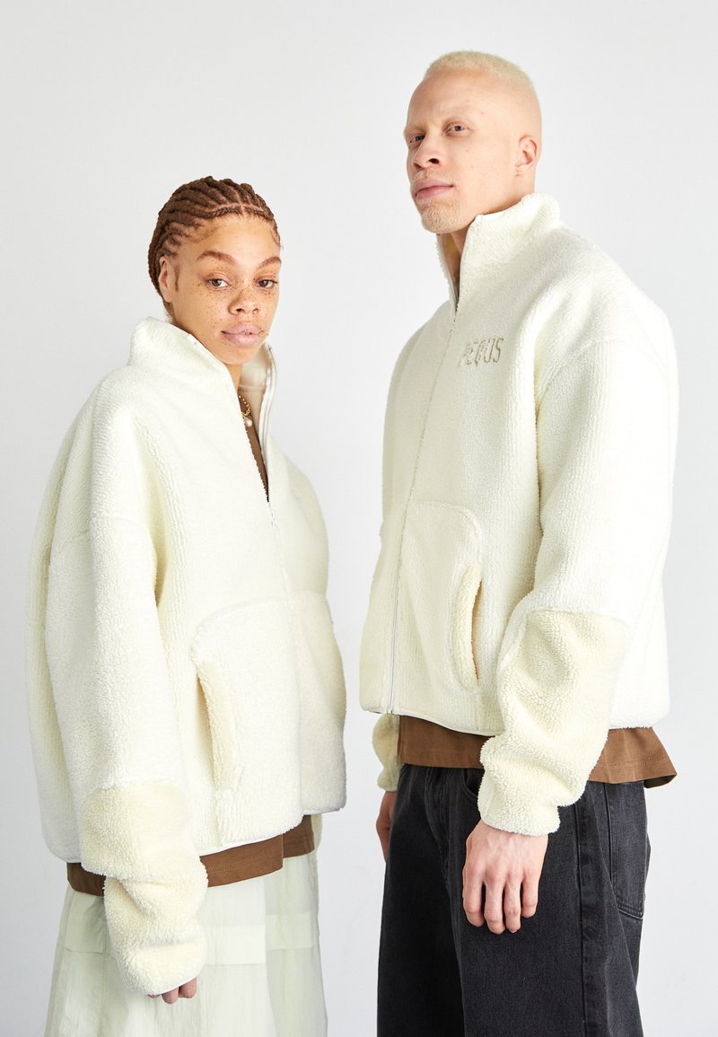 PEQUS AETHER JACKET UNISEX - Fleece jacket - star white/off-white ...