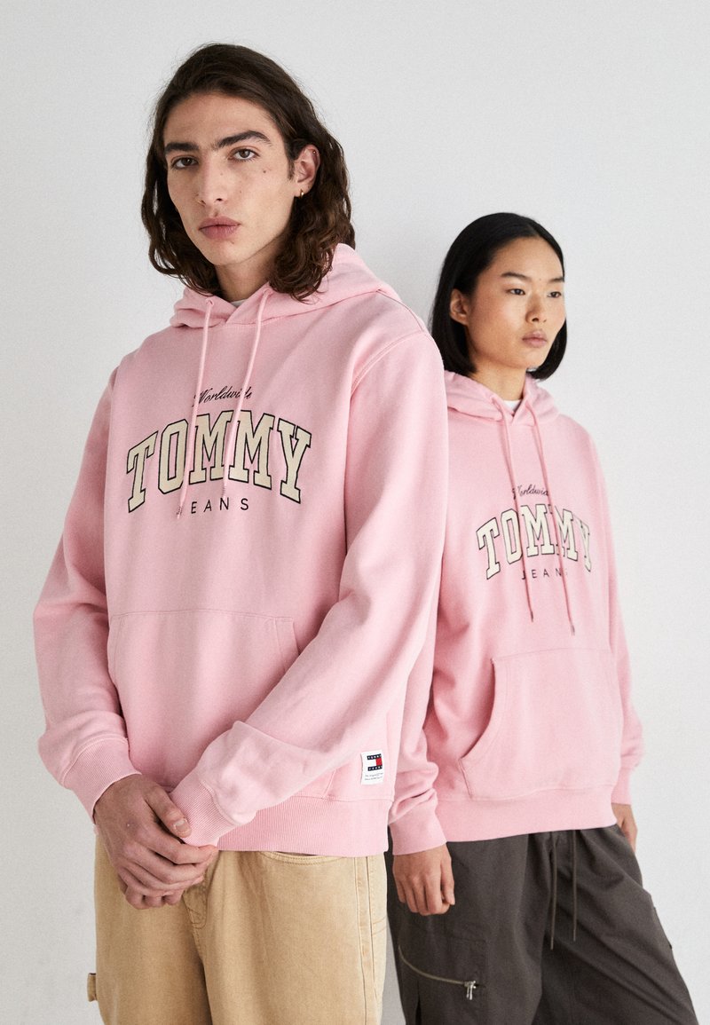 Tommy Jeans VARSITY - Kapuutsiga pusa - ballet pink/roosa - Zalando.ee