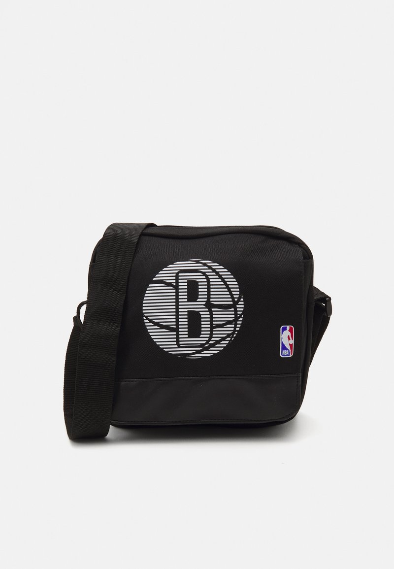 NBA BROOKLYN NETS MESSENGER BAG - Club wear - black - Zalando