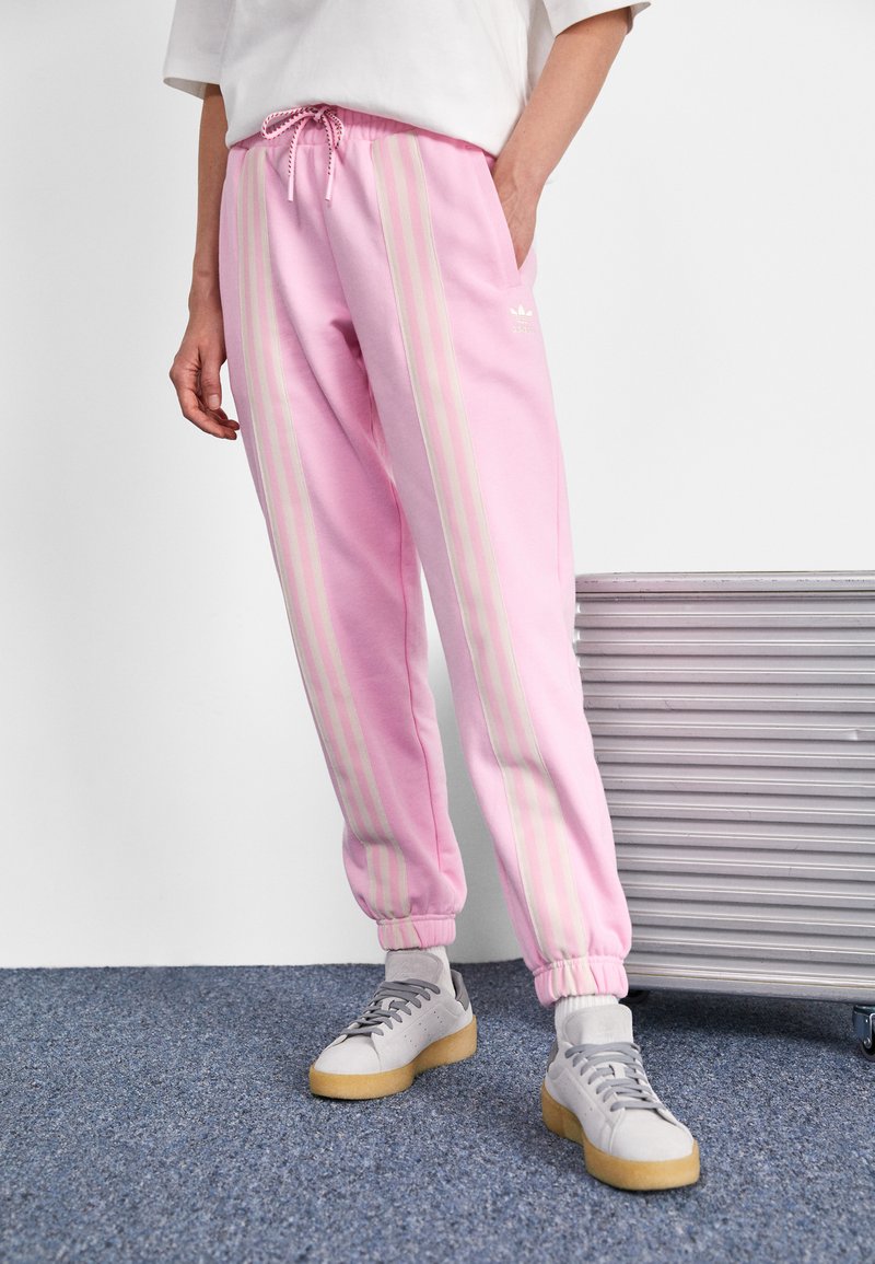 adidas Originals ADICOLOR 70S - Tracksuit bottoms - true pink/pink ...