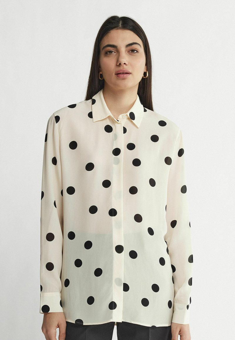 Falconeri BEDRUCKTER - Button-down blouse - natürlich black polka dot ...
