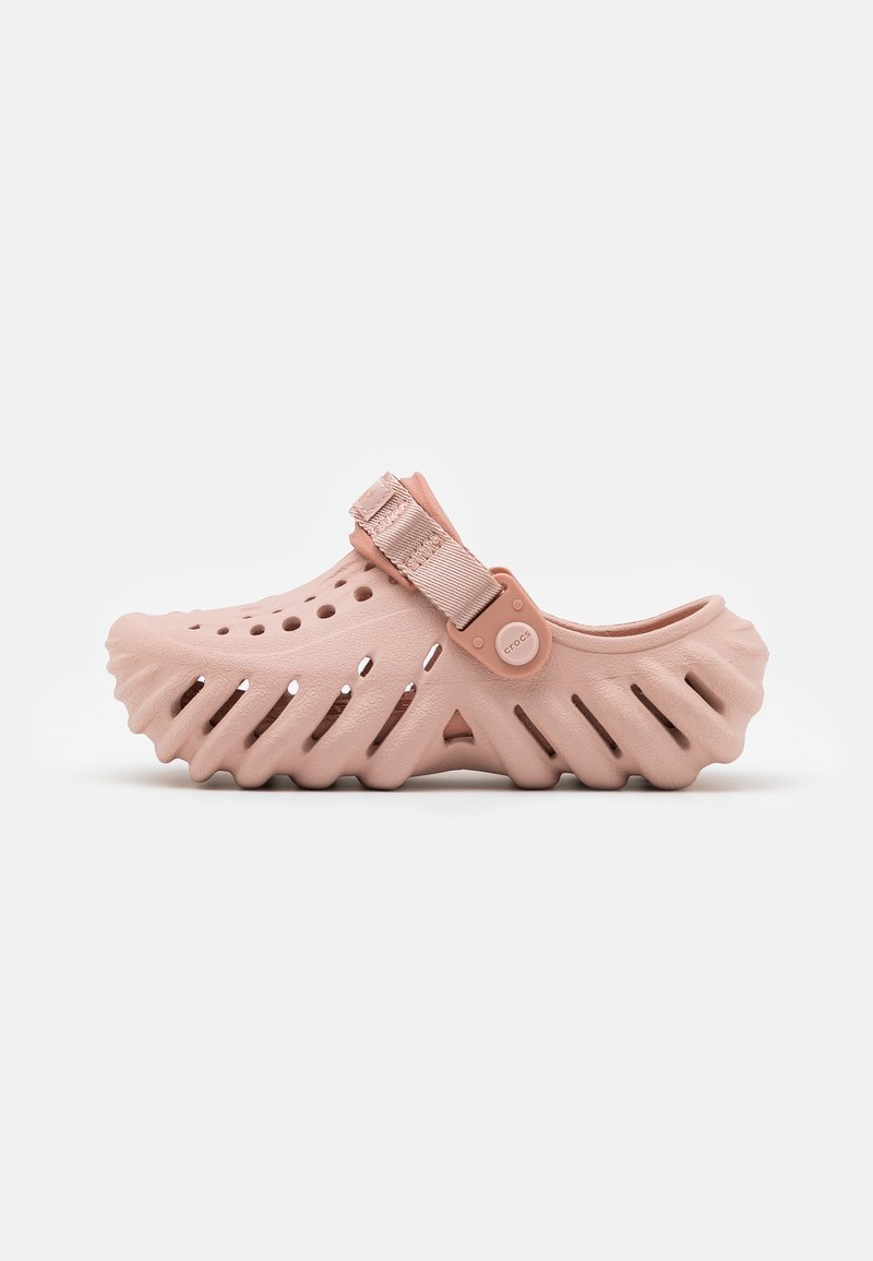 Crocs ECHO UNISEX - Pool slides - pink clay/nude - Zalando.de