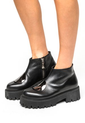 SUÈI WITH LOGO - Tronchetti - black/nero - Zalando.it