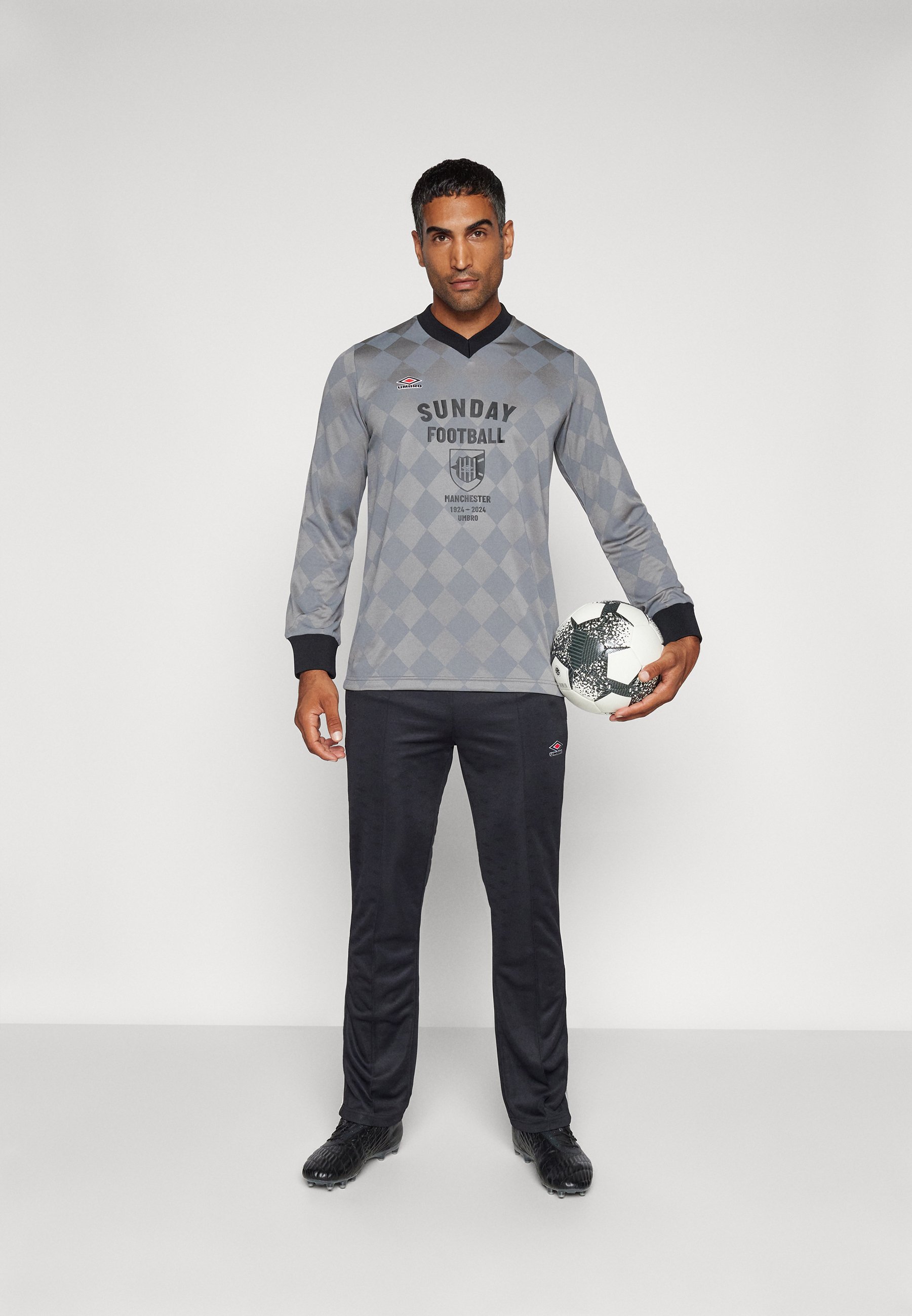 Umbro tracksuit pants store