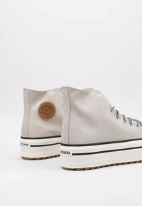 Victoria Shoes TRIBU DOBLE EFECTO - Sneakers hoog - beige - Zalando.nl