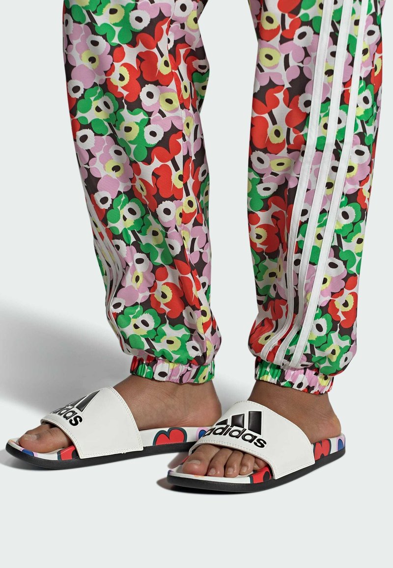 adidas Sportswear ADILETTE COMFORT SLIDES - Pool slides - off white ...