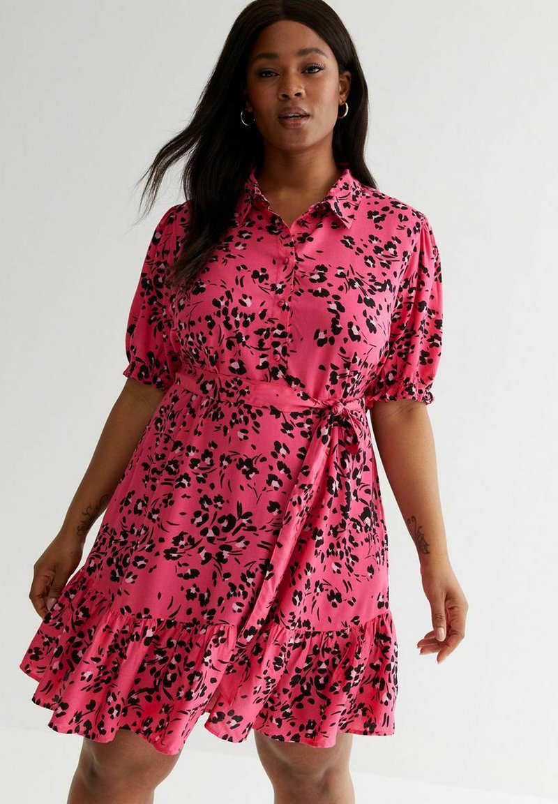New Look Curves CURVES PINK FLORAL FRILL - Robe chemise - pink pattern ...