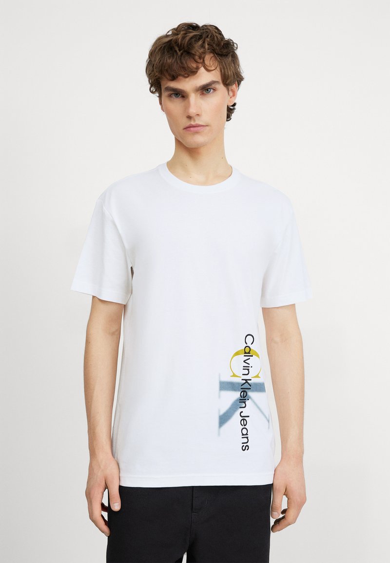 Calvin Klein Jeans TWO TONE MONOLOGO TEE - T-shirt imprimé - bright white/blanc - ZALANDO.FR