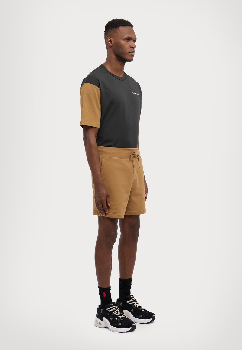 Polo Ralph Lauren ATHLETIC SHORT - Tracksuit bottoms - rustic tan/taupe ...