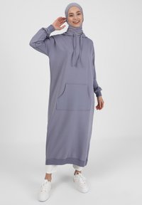 Modanisa KANGAROO POCKET HOODED LONG REFKA BASIC - Sweater - lilac/lila ...