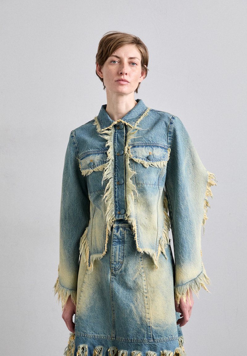 Ksenia Schnaider CROPPED MONSTER JACKET WITH RUST WASH - Denim jacket ...