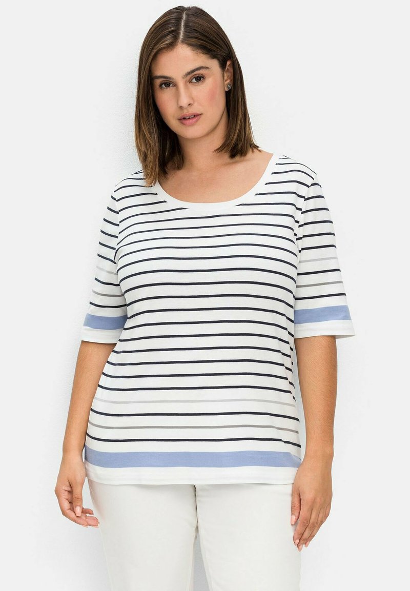 Sheego T-Shirt print - weiß gestreift/weiß - Zalando.de