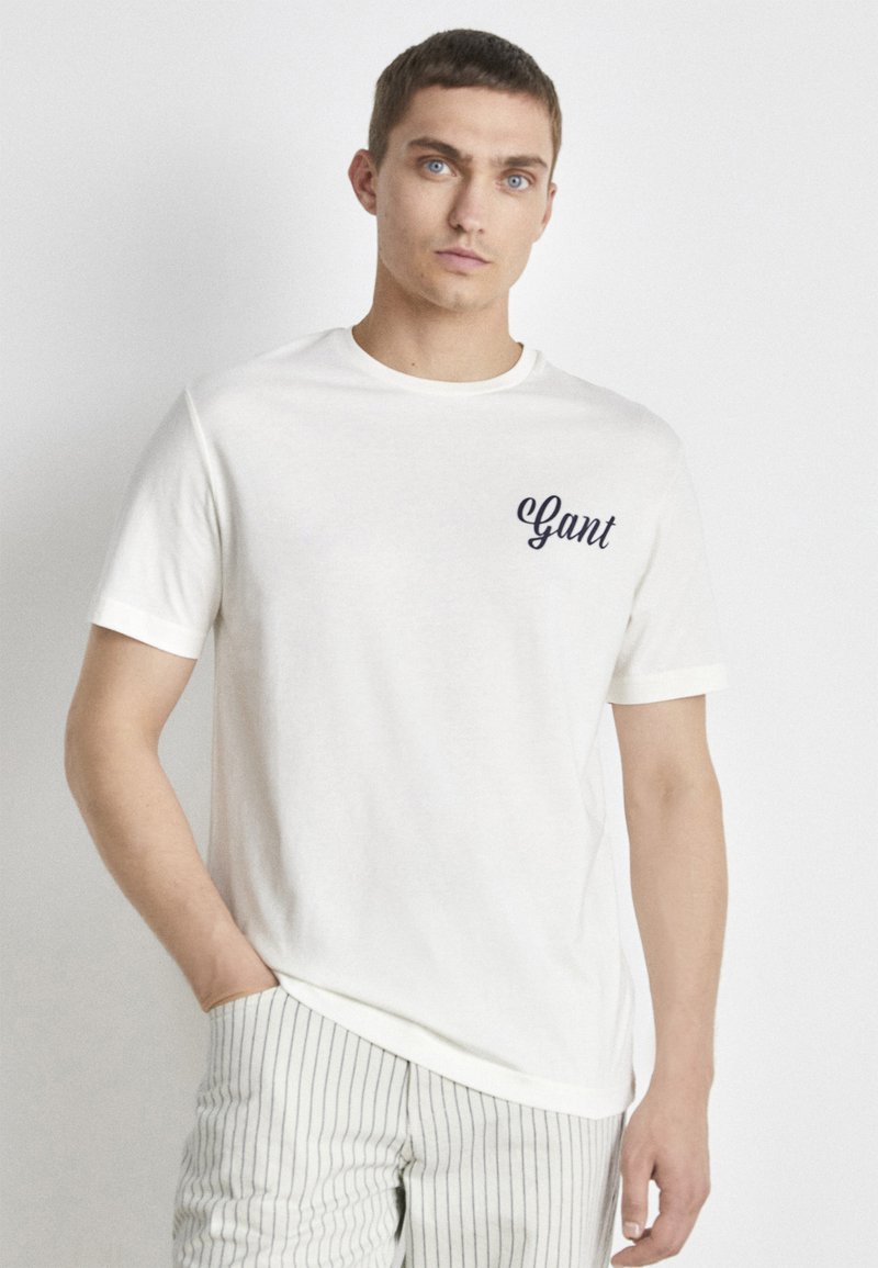 GANT SMALL GRAPHIC - Basic T-shirt - eggshell/off-white - Zalando.ie