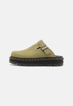 Dr. Martens ZEB ZAG UNISEX - Mules - muted olive/olive - Zalando.co.uk