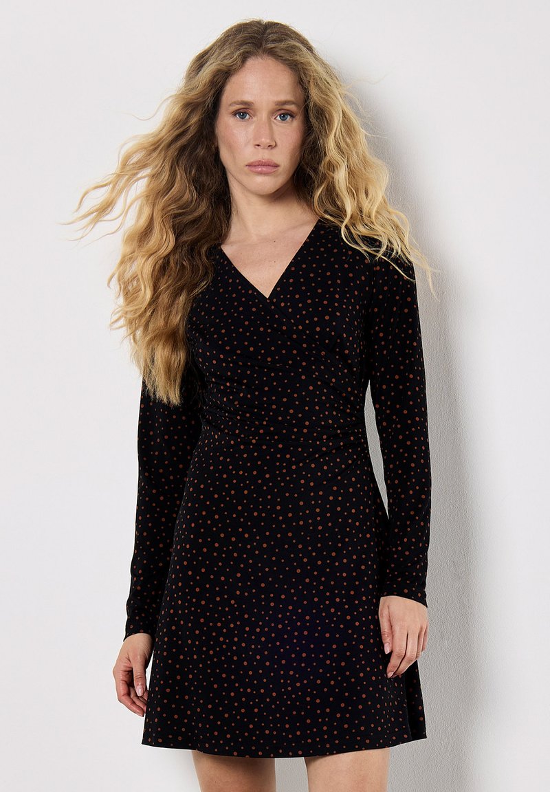 Apricot POLKA DOT RUCHED - Etuikjole - black/sort - Zalando.dk