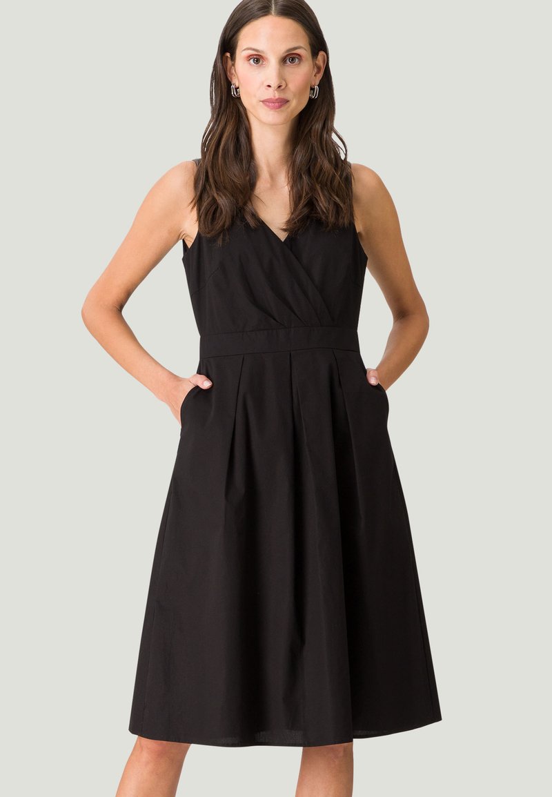 zero MIT V-AUSSCHNITT - Day dress - black beauty/black - Zalando.de