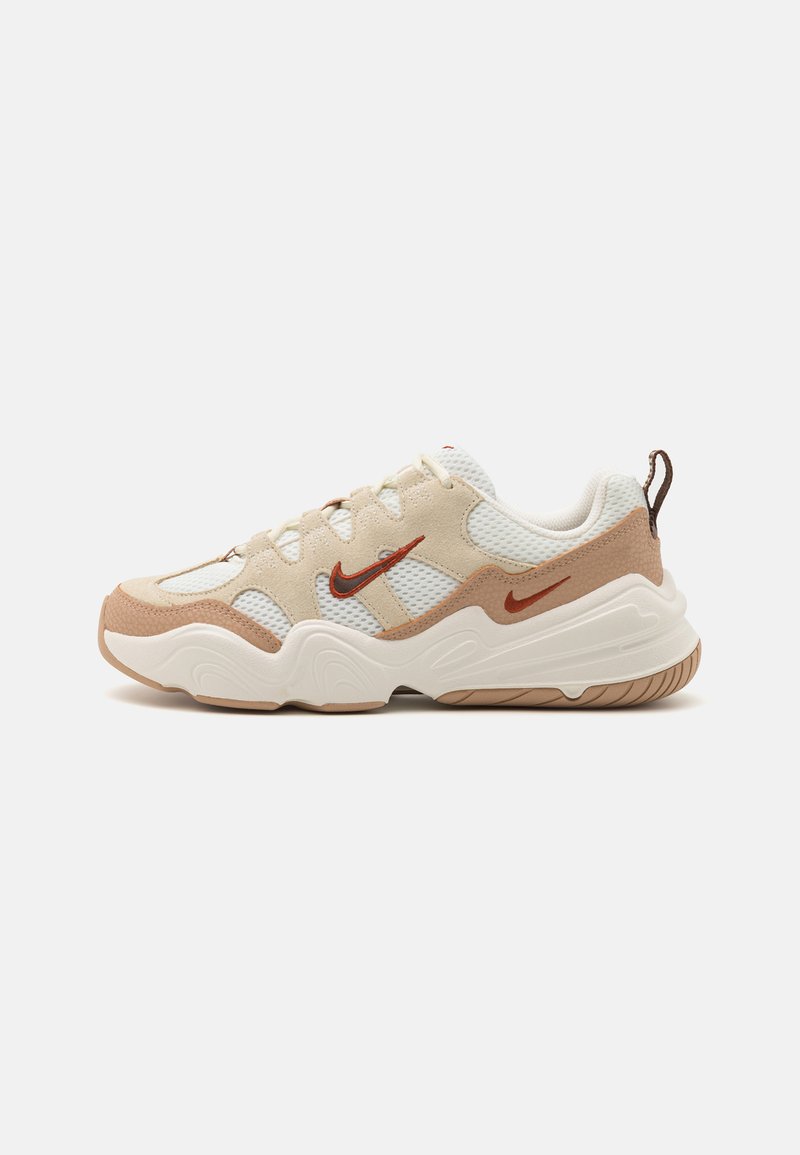 Nike Sportswear TECH HERA - Sneakers basse - sail/cacao wow/coconut ...