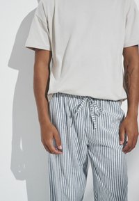 THE SET 3 PACK SET - Yöasusetti - cream/grey/blue/sininen - Zalando.fi