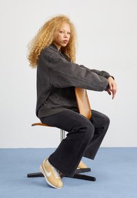 Nike Sportswear CORTEZ - Sneaker low - sesame/sail/pale ivory/white ...