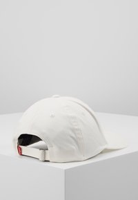 Levi's® MID BATWING FLEXFIT UNISEX - Cap - regular white/white ...