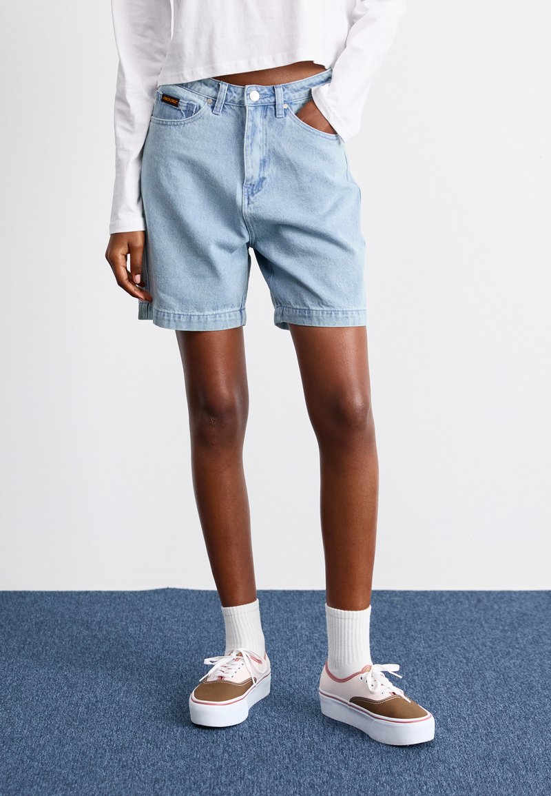 Santa Cruz DAYBREAK - Denim shorts - light blue/blue - Zalando.co.uk