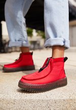 Clarks TORHILL ZIP. - Mocasines - red/rojo - Zalando.es