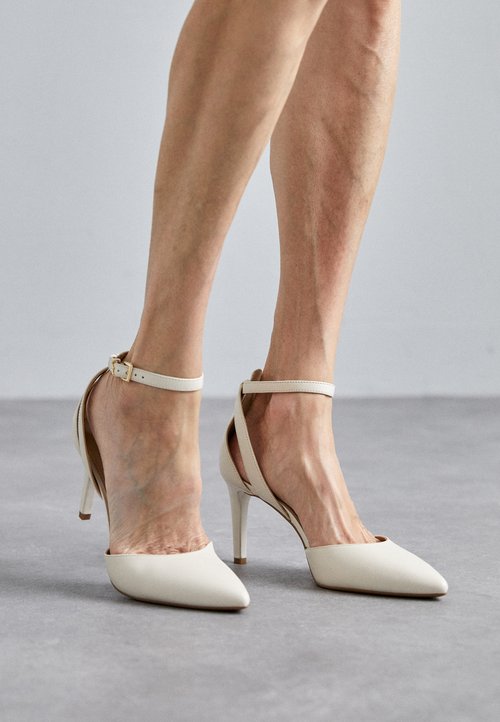 Witte Pumps online kopen | Gratis verzending voor de meeste ...