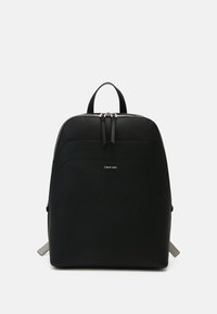 Calvin Klein BUSINESS BACKPACK - Rygsække - black/sand pebble/sort ...