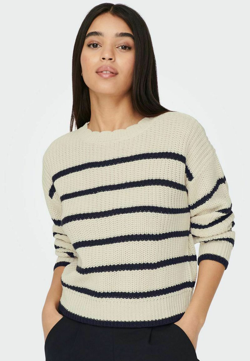 JDY GESTREIFTER - Strickpullover - eggnog/weiß - Zalando.de