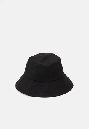 Calvin Klein Jeans MONO LOGO PATCH BUCKET HAT UNISEX - Hut - black ...