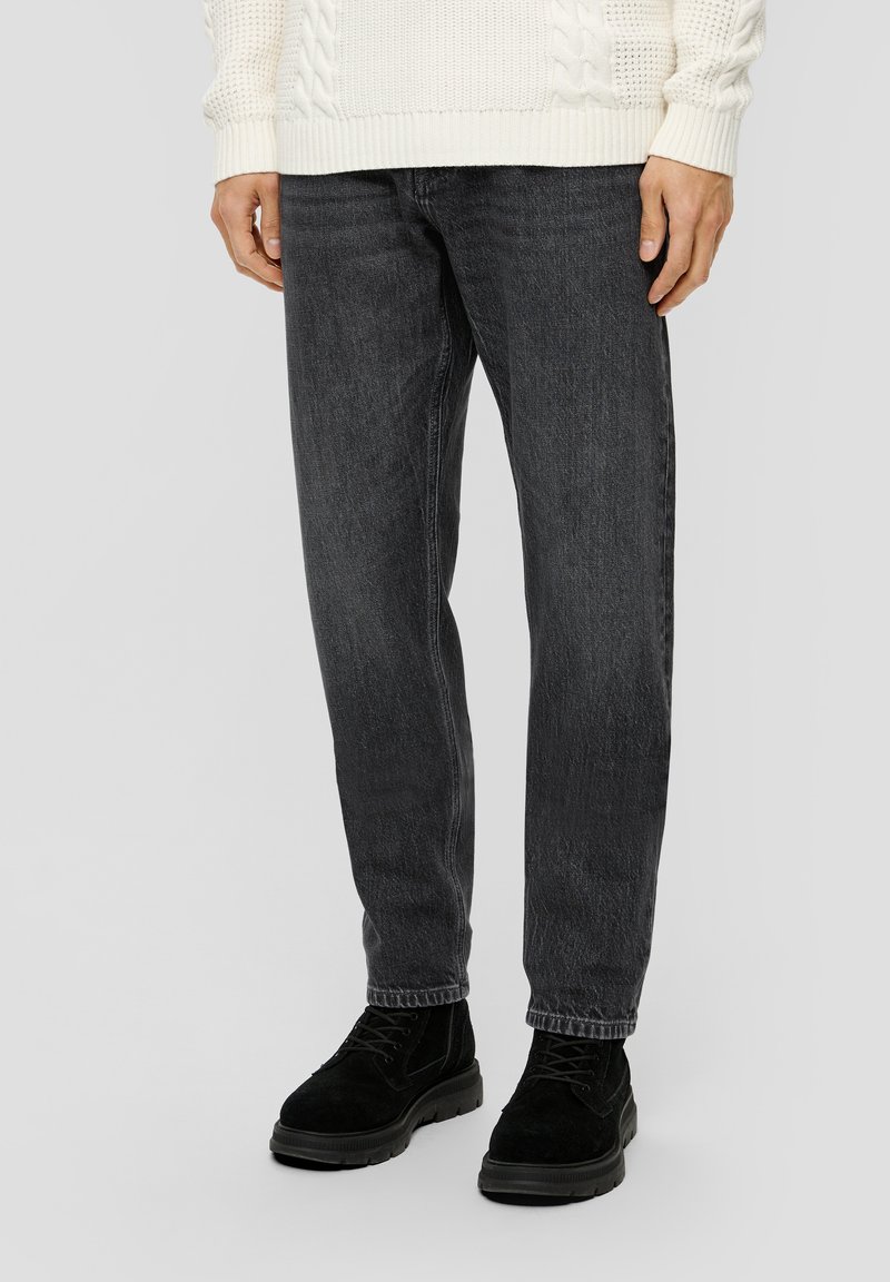 s.Oliver MAURO - Jeans Tapered Fit - graphit/black denim - Zalando.at