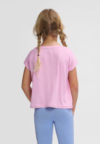 Hummel RILLO - Sport T-Shirt - pastel lavender/pink - Zalando