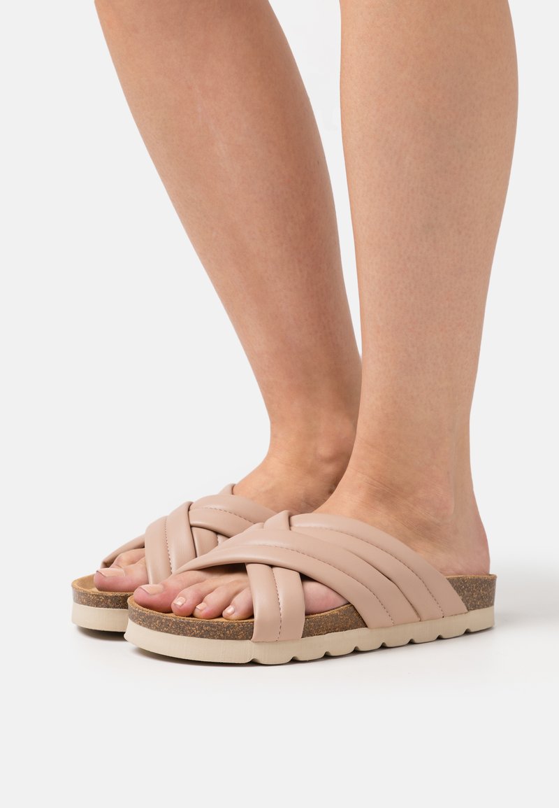 Geox BRIONIA - Pantofle - nude/tělová - Zalando.cz