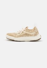 Vans ULTRARANGE VR3 - Trainers - sand/off white/sand - Zalando