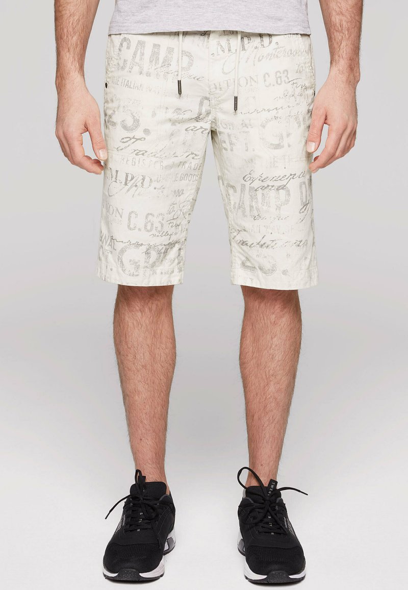 Camp David MIT ALL OVER PRINT - Shorts - kitt/white - Zalando