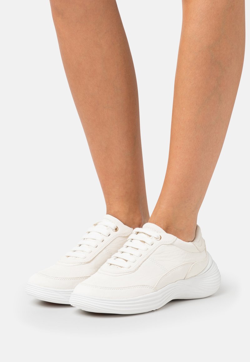 Geox FLUCTIS - Sneakers - white/vit - Zalando.se